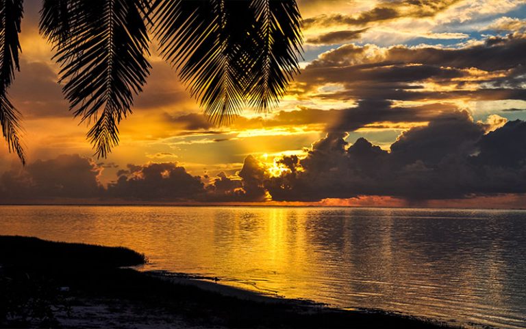 10 Reasons to Visit the Cook Islands | Honeymoon Packages | Honeymoon ...